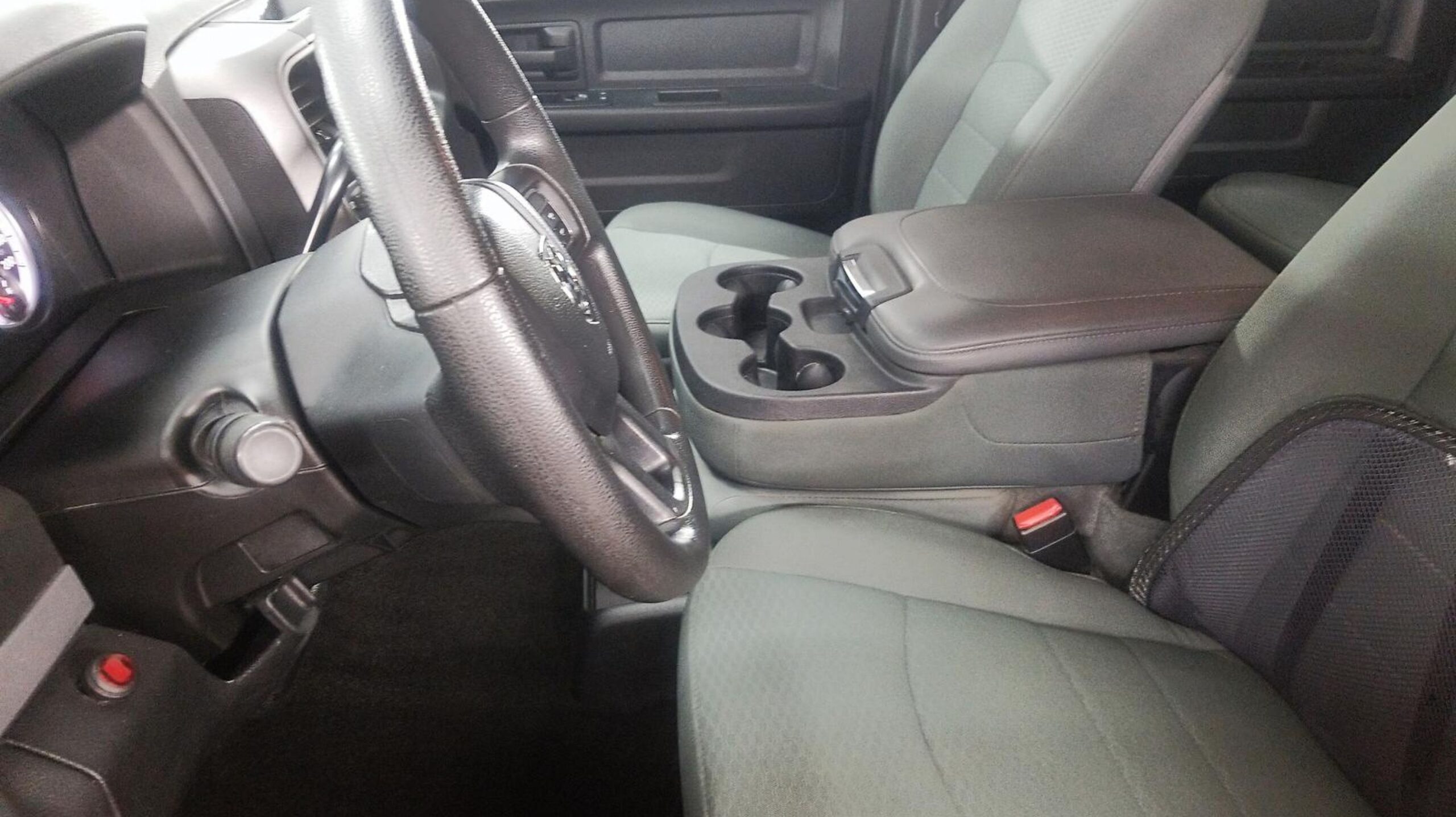 2015 Ram 1500 ST - VROOM Auto